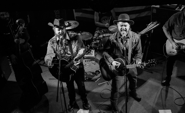 Fussballfabrik: Hero Brothers in Winterthur | Country Konzerte